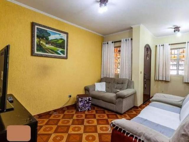 Sobrado à venda em Santo André – 3 dorms, 2 vagas, frente, financiamento aceito
