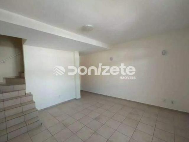 Sobrado à venda em Santo André Bairro Paraíso | 2 quartos, quintal e vaga
