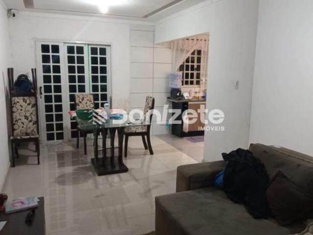 Sobrado à venda em Santo André Jardim do Mirante | 3 quartos, 1 suíte, 2 vagas