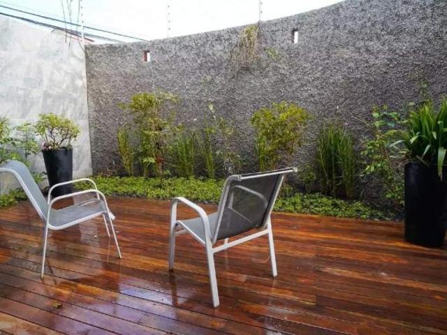 Sobrado à venda em Santo André Jardim Las Vegas com 3 suítes e 4 vagas