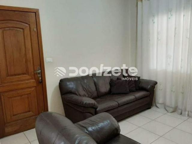 Sobrado à venda em Santo André Jd. Cristiane | 3 dormitórios 1 suíte | 4 vagas | Financiamento