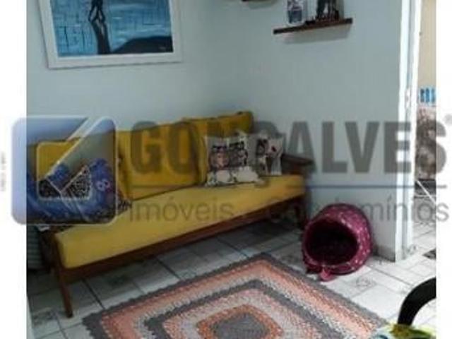 Sobrado à venda em Santo André JD Vila Rica 2 quartos, quintal, 1 vaga