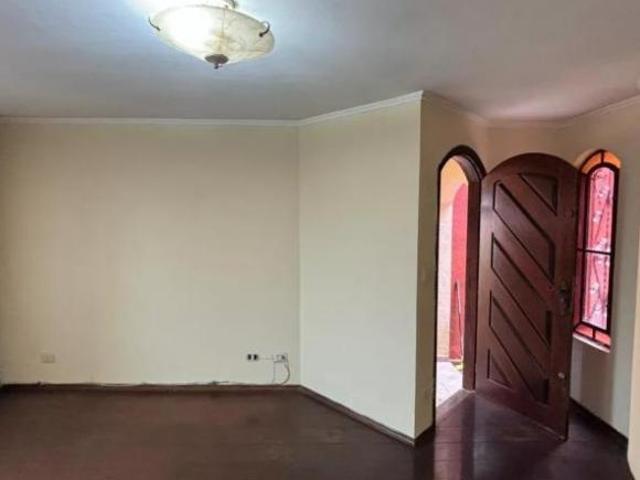 Sobrado à Venda em Santo André Santa Maria | 2 Vagas, 135 m², Cerâmica