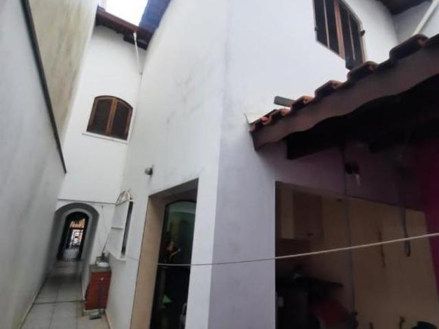 Sobrado à venda em Santo André SP, bairro Jardim Las Vegas, 3 quartos, 1 suíte, 3 banheiros, 2 vagas