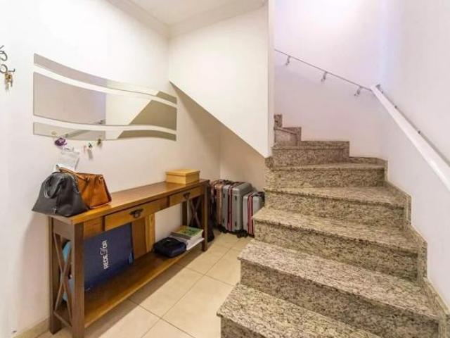 Sobrado à venda em Santo André Vila Alzira | 3 dormitórios, 2 suítes