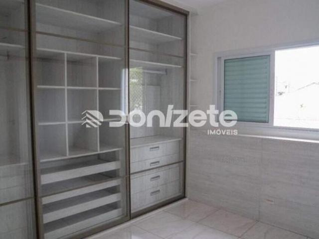 Sobrado à venda em Santo André Vila Alzira | 2 suítes | 150m² | 5 vagas