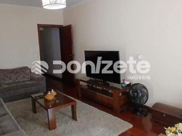 Sobrado à venda em Santo André Vila América | 3 suítes, 4 vagas, espaço gourmet