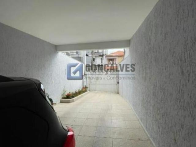 Sobrado à venda em Santo André Vila Assunção | 3 Quartos, 4 Vagas, 250m²
