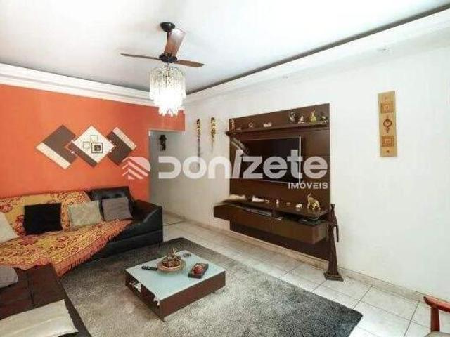 Sobrado à venda em Santo André Vila Curuçá | 3 dormitórios, 1 suíte | 2 vagas | Aceita financiamen