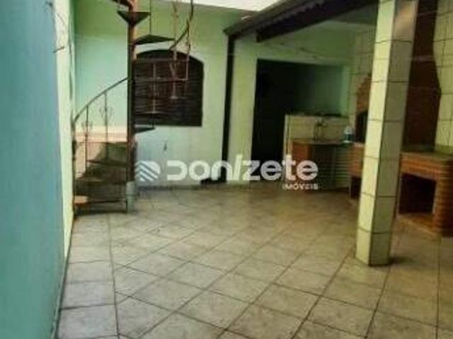Sobrado à venda em Santo André – Vila São Pedro, 4 dorms, 2 vagas