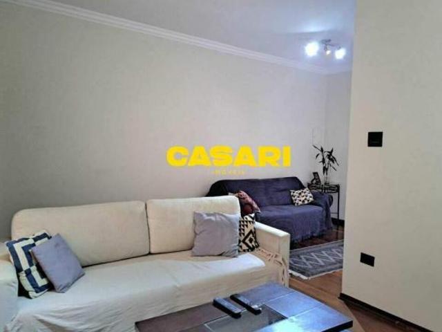 Sobrado à Venda em Santa Maria – 3 Dormitórios, Suíte Master, 256m² – São Caetano do Sul