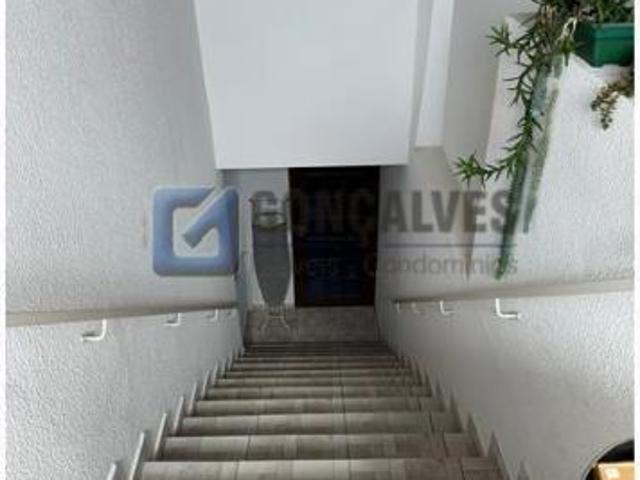 Sobrado à Venda em Santa Terezinha, São Bernardo do Campo – 3 Quartos, 3 Vagas