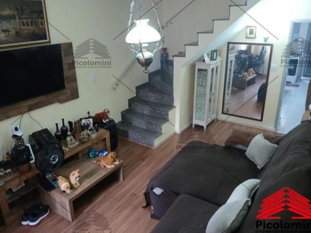 Sobrado à venda em Santana 3 quartos, sala, sacada, cozinha planejada, 2 banheiros, 4 vagas de gar