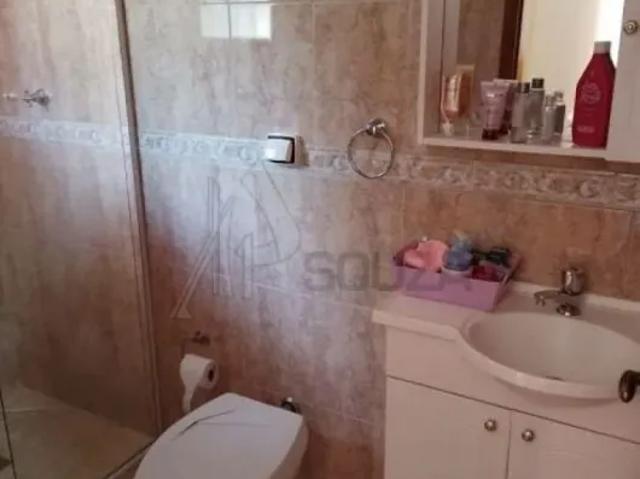 Sobrado a Venda em Santana, com 250 m² de área útil, 3 dormitórios, 1 suíte, 3 banheiros, 4 vagas