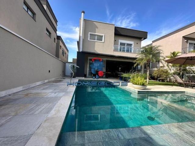 Sobrado à venda em Santana de Parnaíba, Alphaville, com 4 suítes, com 410 m², Genesis II