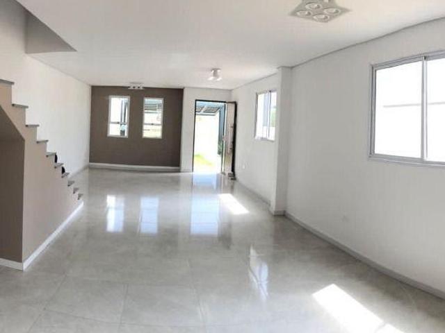 Sobrado à venda em Santana de Parnaíba, Nova Jaguari, com 3 suítes, com 140 m²