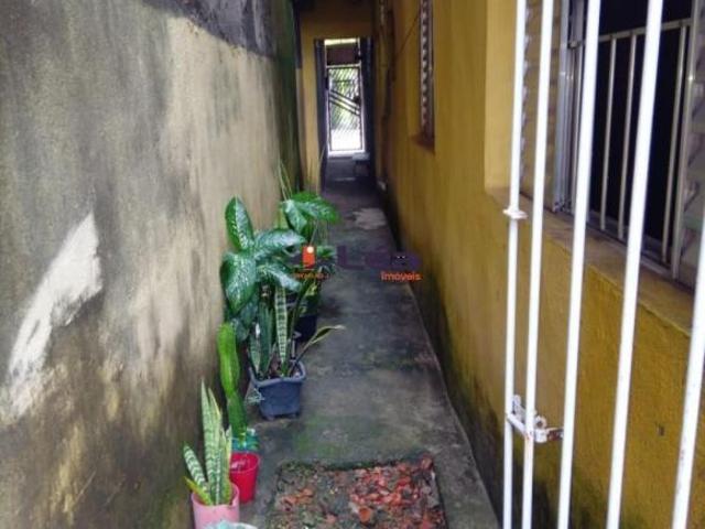 Sobrado à venda em Suzano SP, bairro Cidade Miguel Badra: 3 quartos, 1 suíte, 1 sala, 1 vaga de gara
