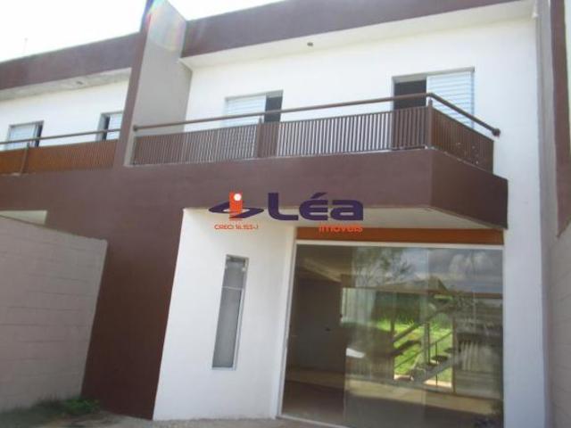 Sobrado à venda em Suzano SP, bairro Jardim Casa Branca: 3 quartos, 1 suíte, 1 sala, 2 vagas, 108m²