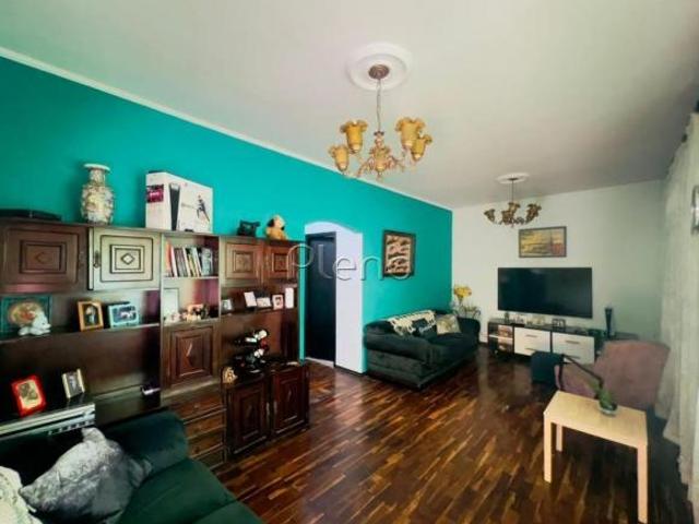Sobrado à venda em Paulínia, Nova Paulínia, com 5 quartos, com 366.2 m²