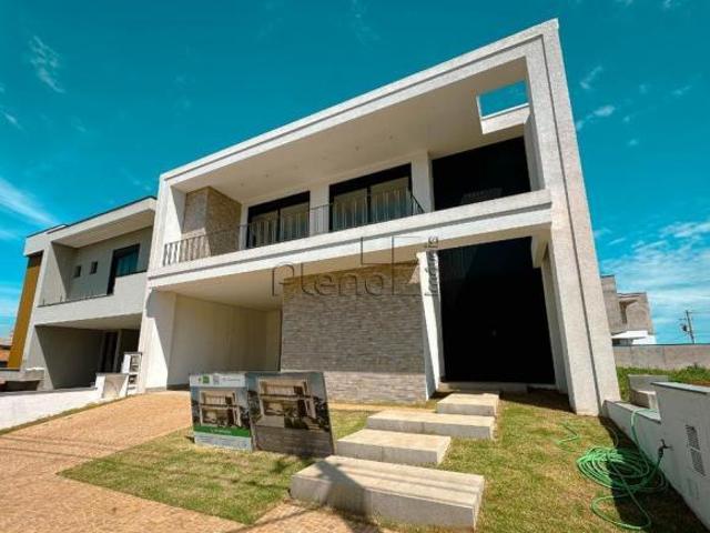 Sobrado à venda em Paulínia, Parque Brasil 500, com 3 suítes, com 262.64 m²