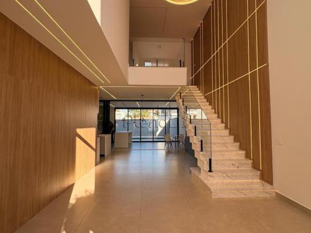 Sobrado à venda em Paulínia, Parque Brasil 500, com 4 suítes, com 315 m², Reside