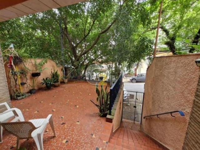 Sobrado à venda em Perdizes com 3 quartos e 1 vaga