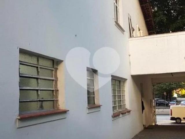 Sobrado à venda em Pinheiros SP