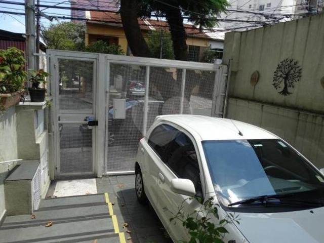 Sobrado à venda em Pinheiros SP