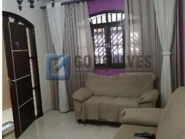 Sobrado à venda em Piraporinha Diadema – 3 quartos, 2 vagas, porcelanato