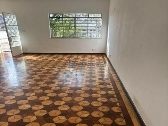 Sobrado a venda em planalto Paulista. 3 dormitórios. 3 banheiros. 1 vaga