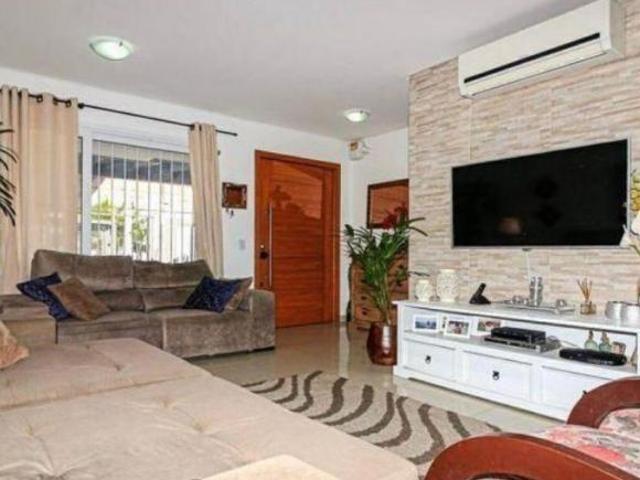 Sobrado á venda em Rio Grande da Serra com ótima localização