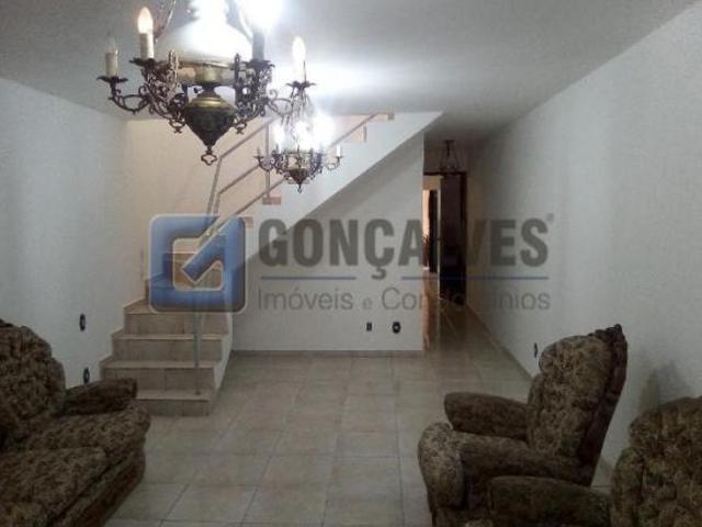 Sobrado à venda em Rudge Ramos, São Bernardo do Campo – 3 dormitórios, 1 suíte, 214 m²