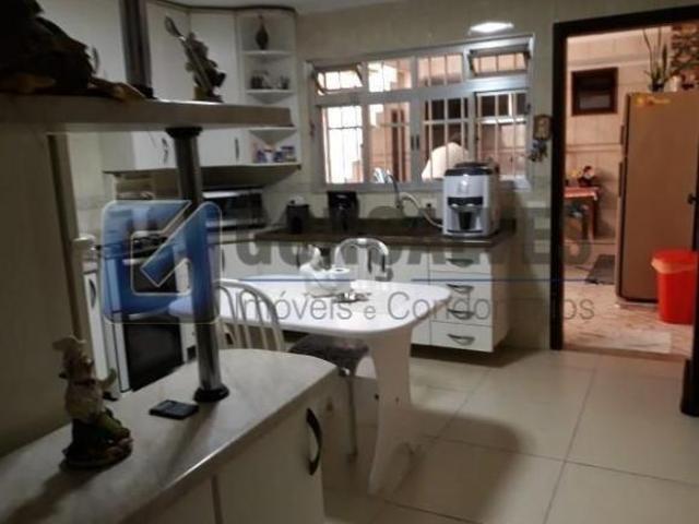 Sobrado à venda em Rudge Ramos, São Bernardo do Campo – 3 dormitórios, 2 vagas