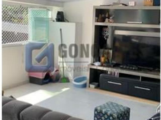 Sobrado à venda em Rudge Ramos, São Bernardo do Campo — 4 quartos, 6 vagas