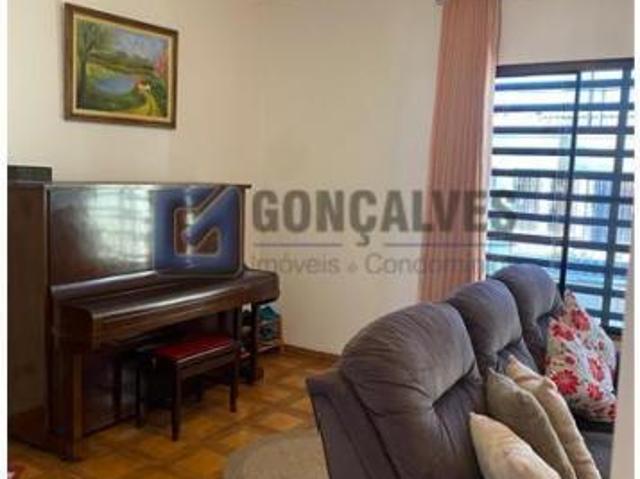 Sobrado à venda em Rudge Ramos, SBC 3 dorms 1 suíte e 3 vagas