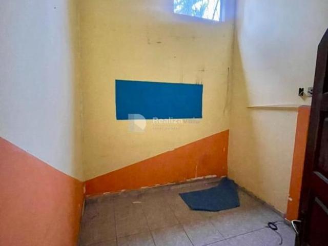 Sobrado à venda em Taubaté, Independência, com 12 quartos, com 700 m²