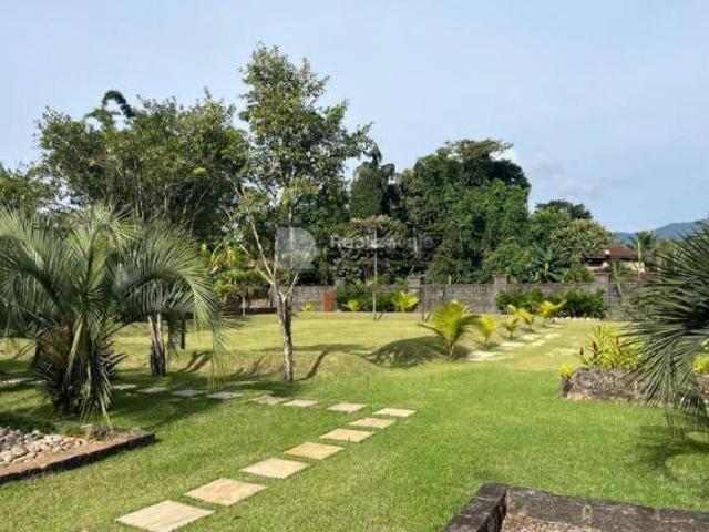 Sobrado à venda em Ubatuba, Pereque Açu, com 4 suítes, com 1000 m²