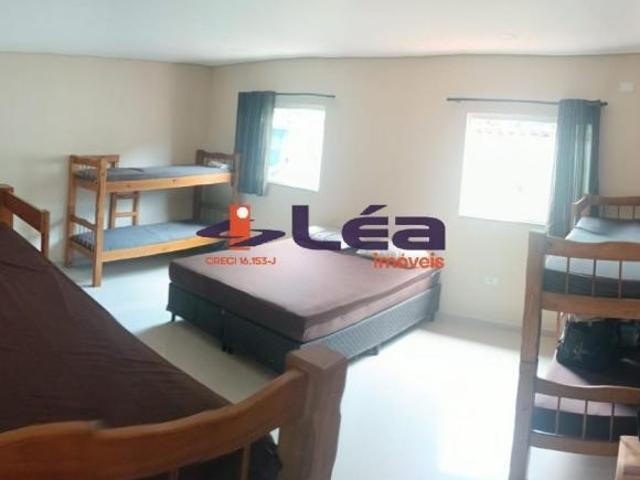 Sobrado à venda em Ubatuba SP, Praia do Sape: 2 quartos, 1 suíte, 1 sala, 2 banheiros, 4 vagas de ga