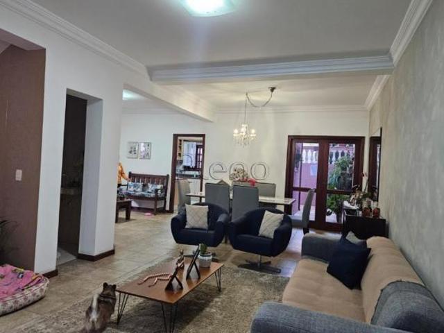 Sobrado à venda em Valinhos, Castelo, com 3 quartos, com 284 m²