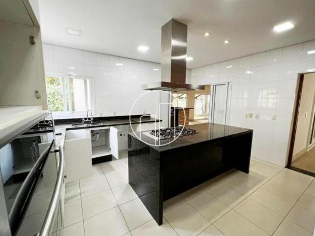 Sobrado à venda em Valinhos, Chácaras Alpina, com 3 suítes, com 451.5 m², Vale do Itamaracá