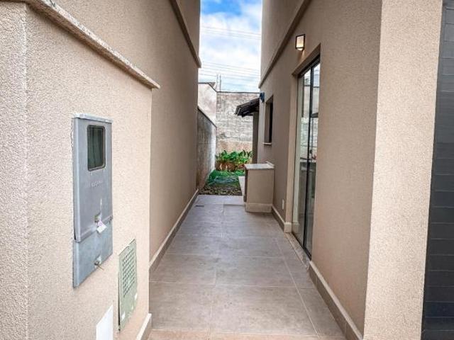 Sobrado à venda em Valinhos, Jardim Santa Helena, com 3 quartos, com 121.67 m²