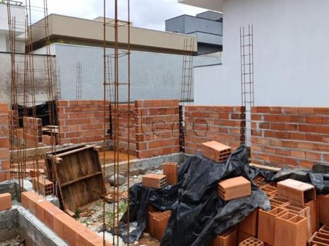 Sobrado à venda em Valinhos, Residencial Mont Alcino, com 3 suítes, com 182 m²