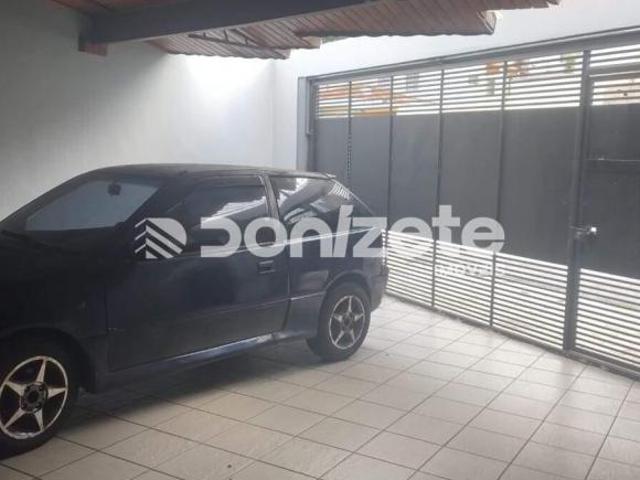 Sobrado à Venda em Vila Alpina, Santo André — 3 Quartos, 1 Suíte, 3 Vagas