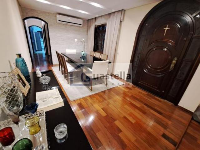Sobrado à Venda em Vila Alto de Santo André, 3 Dorms, 300m²