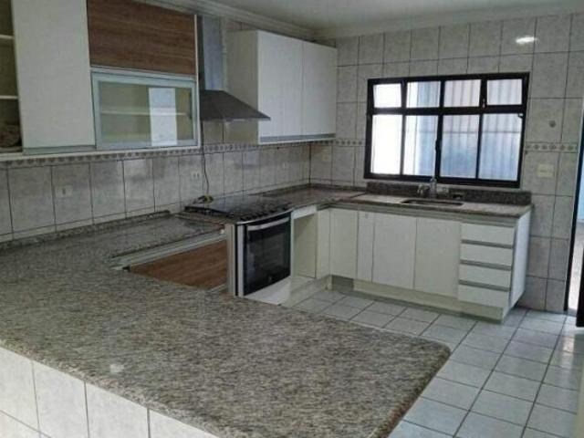 Sobrado à venda em Vila América, Santo André – 3 quartos, 2 vagas, 181 m²