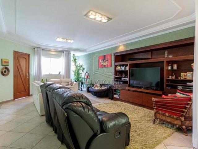 Sobrado à venda em Vila Assunção, Santo André – 3 suítes, 4 vagas, 289 m²