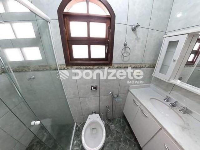 Sobrado à Venda em Vila Helena, Santo André – 3 Quartos + 1 Suíte, Financiamento