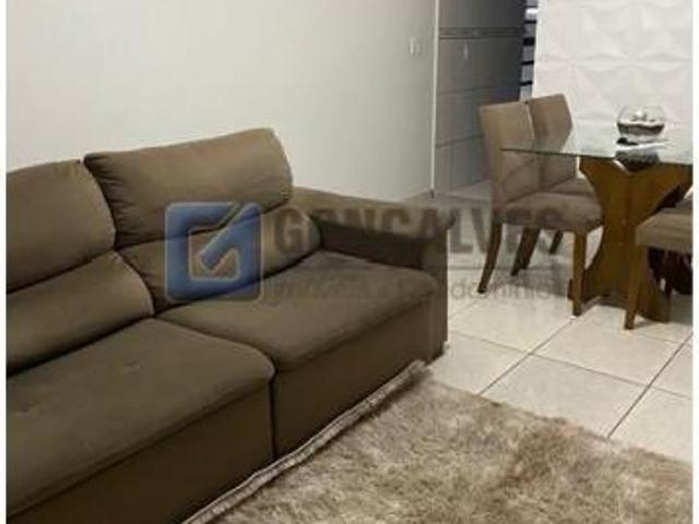 Sobrado à Venda em Vila Liviero, SP – 3 Quartos, 2 Vagas, 200m²
