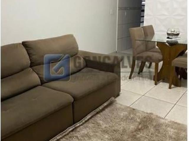 Sobrado à Venda em Vila Liviero, SP – 3 Quartos, 2 Vagas, 200m²
