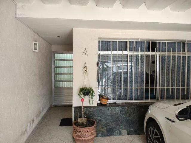 Sobrado à venda em Vila Scarpelli, Santo André – 2 quartos, 2 vagas, 140 m²